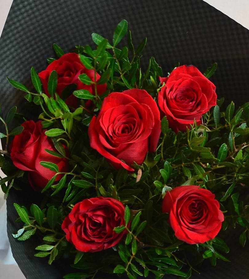 Love Flowers Delivery Dubai | 800 Flower